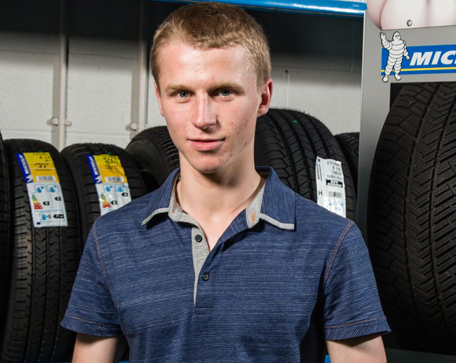 Irish fitter graduates from Michelin tyre academy - TyreTrade.ie